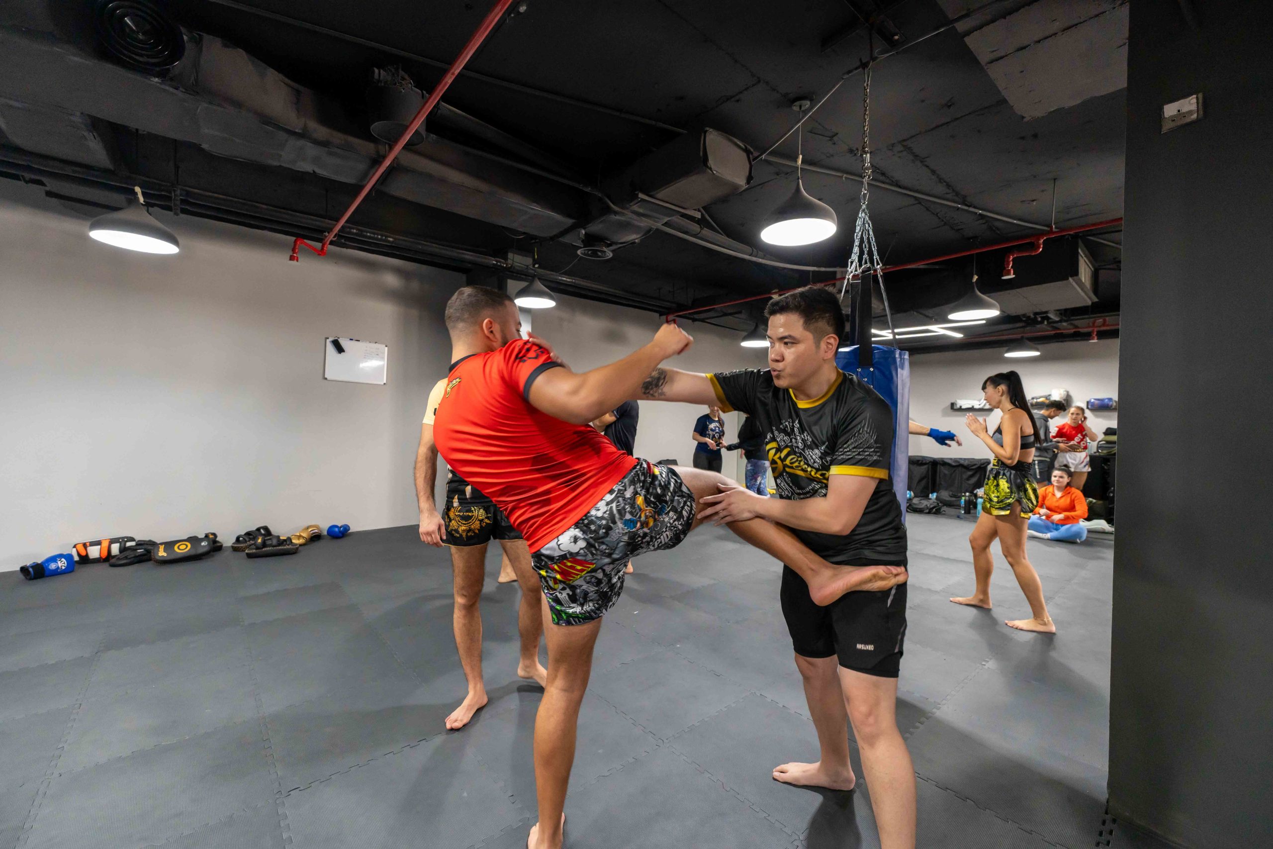 Muay Thai Classes At Blegend Gym Top Thai Boxing Training